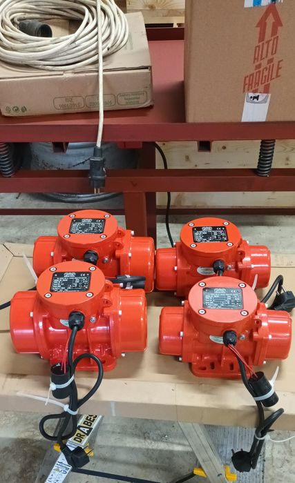 Arcuri masa vibranta de vibrat pavaj Mioveni • OLX.ro