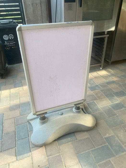 Panou publicitar Totem Stradal Ipotesti • OLX.ro
