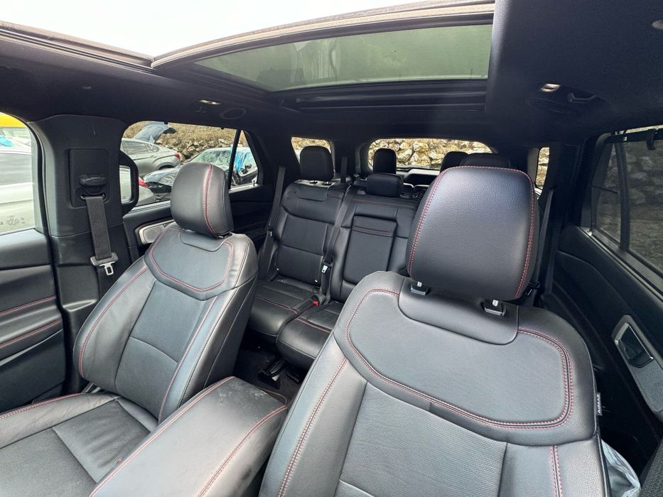 Ford Explorer Plug in hybrid 467 cp 7 locuri . 2024 . Km 8000 Avariat ...