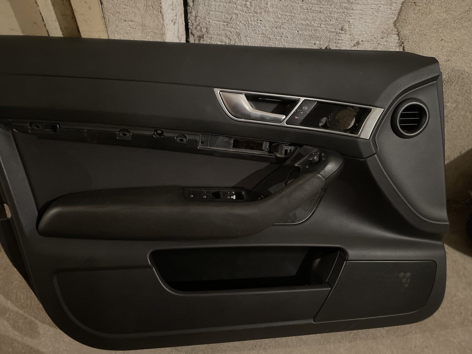 Кори за врати на ауди A6 C6 F4 2008 година гр Варна Възраждане 1 • Olx Bg