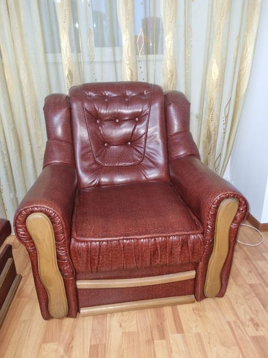 Donez mobila 2 canapele si un fotoliu Galati • OLX.ro