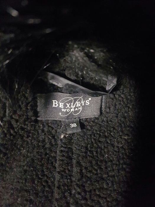 200 Lei . Cojocel dama piele , Bexleys. Marimea 38 M.. Iasi • OLX.ro