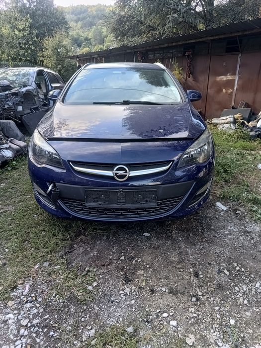 Опел Астра J (A20DTH) НА ЧАСТИ!!! гр. София Княжево • OLX.bg