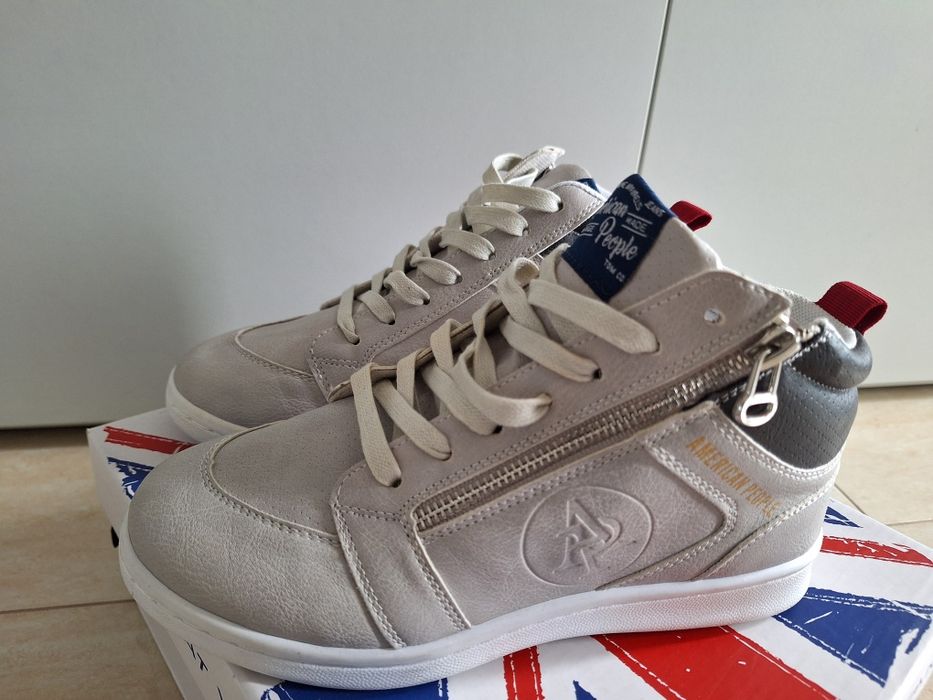 Ghete noi si adidasi Sprandi negri baieti, marimea 37, aproape noi Cluj ...