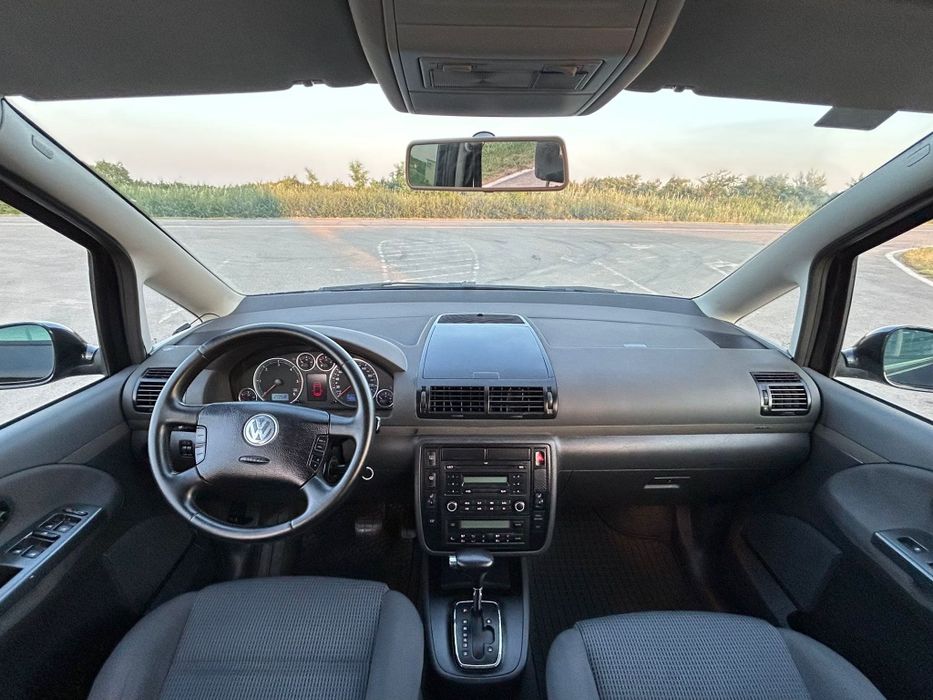 Volkswagen Sharan 1.9 TDI • Automat • 7 Locuri • Climă în tavan • 2950 Timisoara • OLX.ro