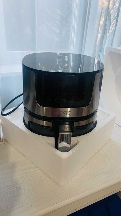 Friteuză cu aer cald (Air Fryer) NOVIO – 7L, 1400W, stare excelentă ...