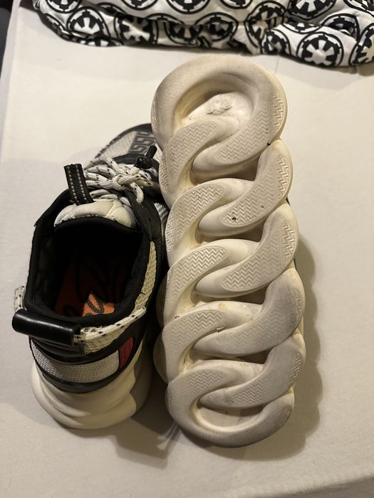 Vând Versace chain reaction v2 Lazuri • OLX.ro