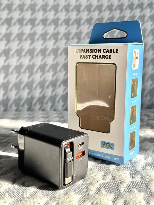 Incarcator USB C cu cablu retractabil,nou! Falticeni • OLX.ro