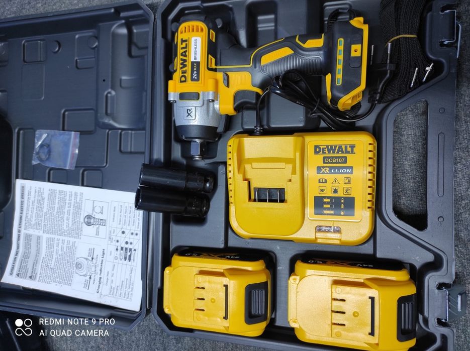 Pistol impact DEWALT 24v/5ah , 1/2 +bit bormasina Runcu • OLX.ro