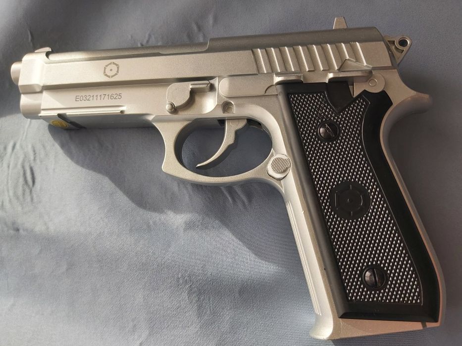 Bereta cel mai puternic pistol airsoft GNBB CO2 cu set complet NOU ...