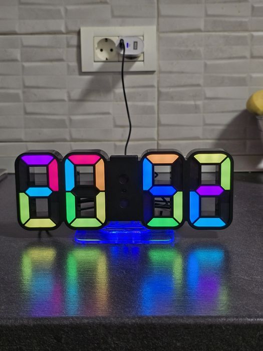Ceas digital LED 3D, RGB, telecomandă, 12/24h, mod noapte – Negru ...