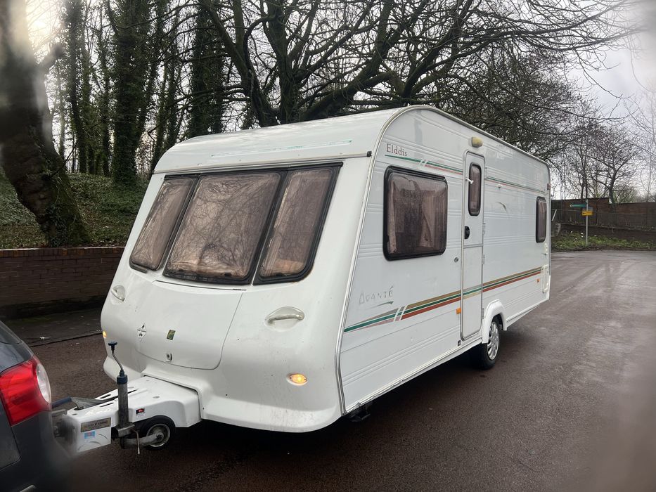 Rulota Elddis Avante fix bed Pecica • OLX.ro