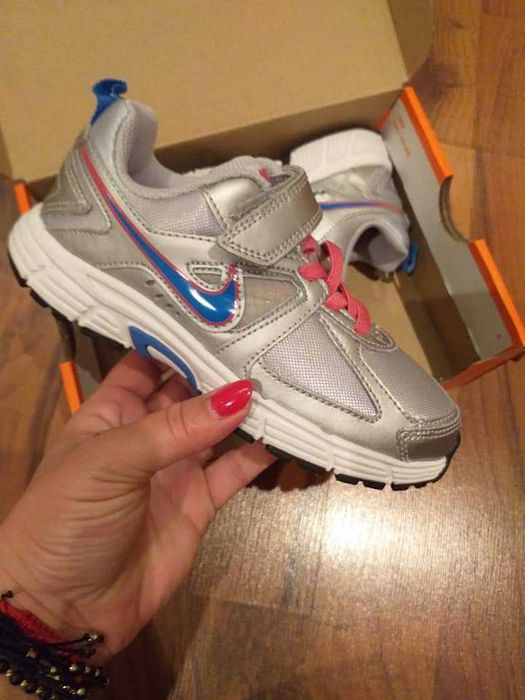 Adidasi noi originali nr 29,5 si 38,5 Braila • OLX.ro