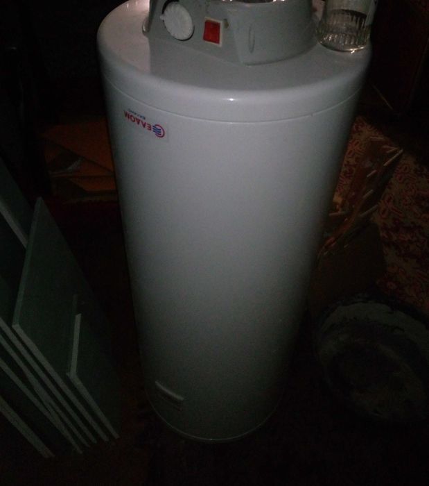 Свален Обемен бойлер работещ ELDOM 80L 2KW-Спасете го ! гр. Велико Търново Акация • OLX.bg