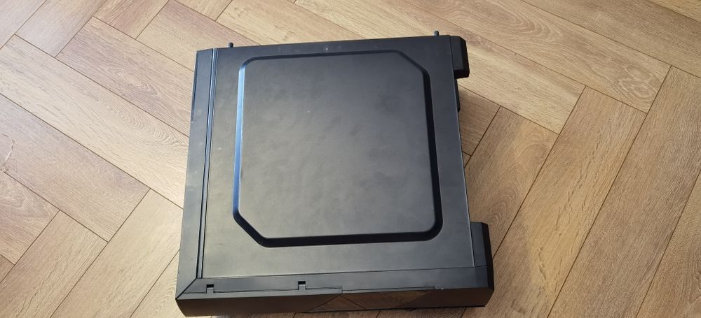 Carcasa pc Serioux Makenna Bucuresti Sectorul 6 • OLX.ro
