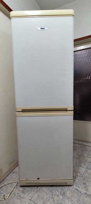 Хладилник с фризер Zanussi гр Варна Възраждане 1 • Olx Bg