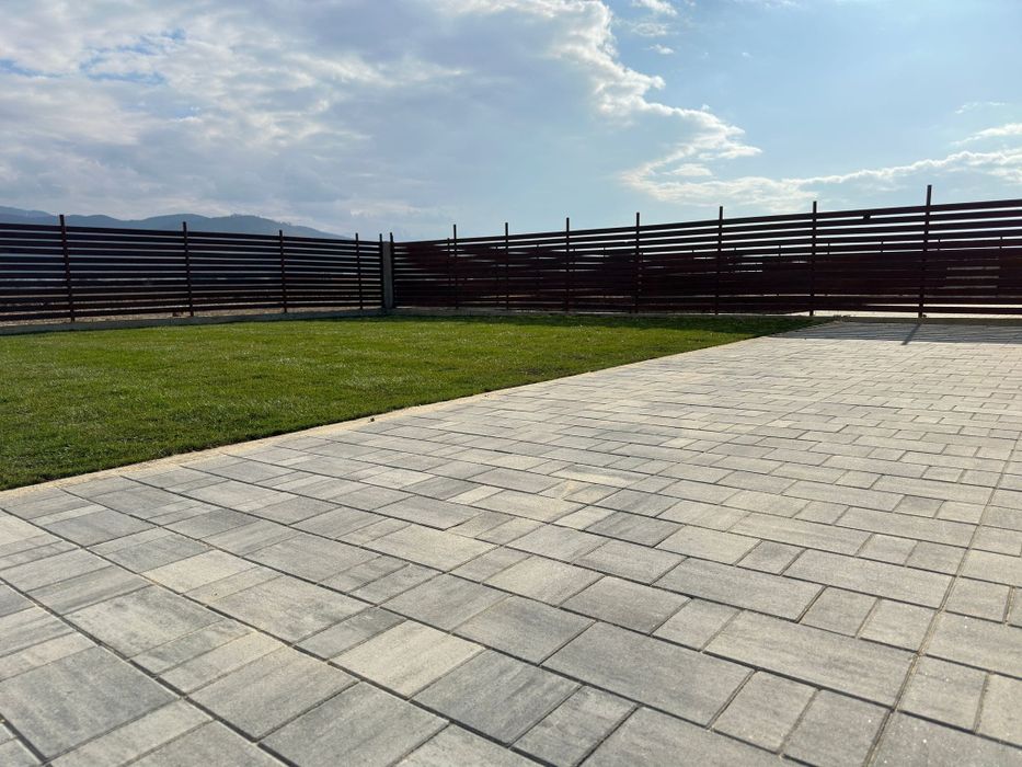 Amenajare gradina cu Pavaj,plante și gazon Pitesti • OLX.ro