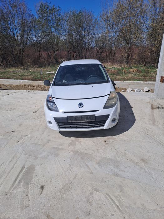 Dezmembrez Renault Clio 3 1.5dci cod motor K9K-E8 Viforata • OLX.ro