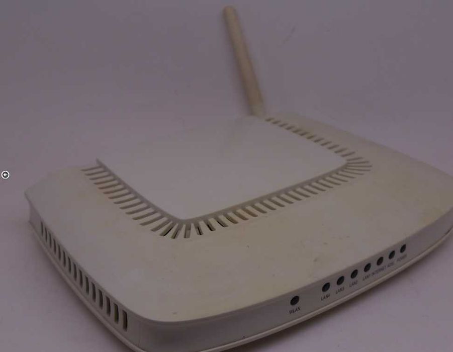 Router / routere vechi scoase din uz/ switch Brasov • OLX.ro