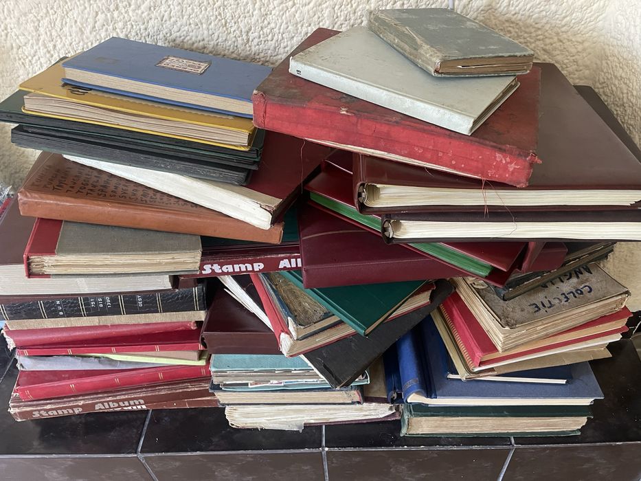 Lichidare colecție de timbre ,monede,ilustrate vechi Bucuresti Sectorul ...