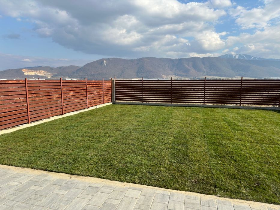 Amenajari gradini cu gazon rulou,plante ornamentale si (sistem irgati ...