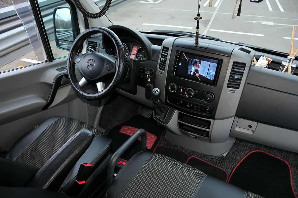 Mercedes-Benz Sprinter 8+1 locuri /Lane&Side Assist /Camera marsarier /Webasto Galati • OLX.ro