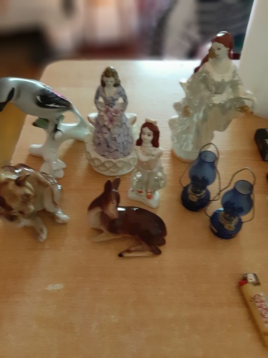 Vand Bibelouri vechi Arad • OLX.ro