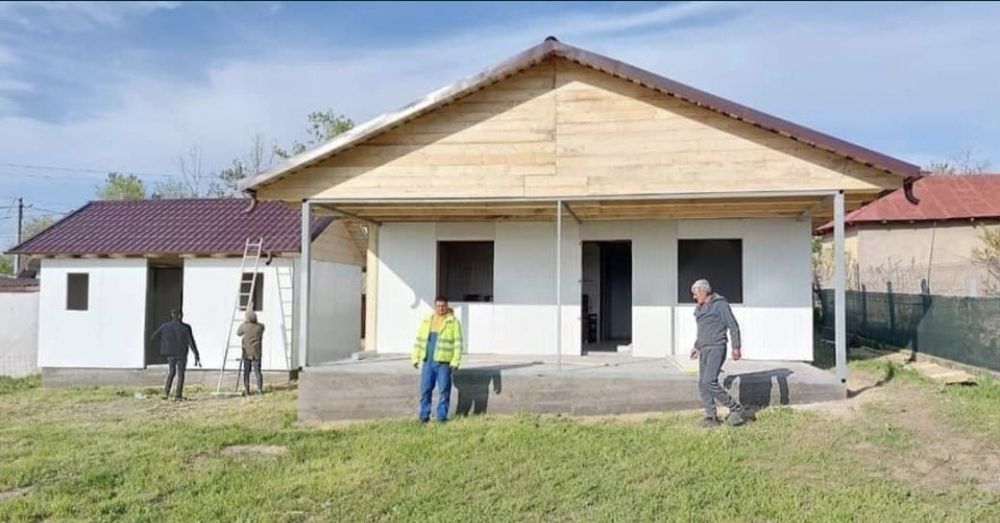 Cabane stil A Frame si case din structura de lemn, dimensiuni in funct ...