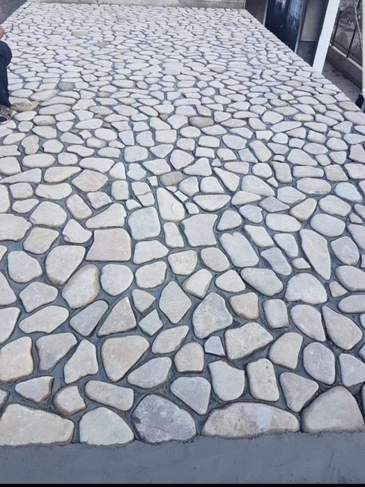 Vand si montez piatra de rau Valea Mare-Podgoria • OLX.ro