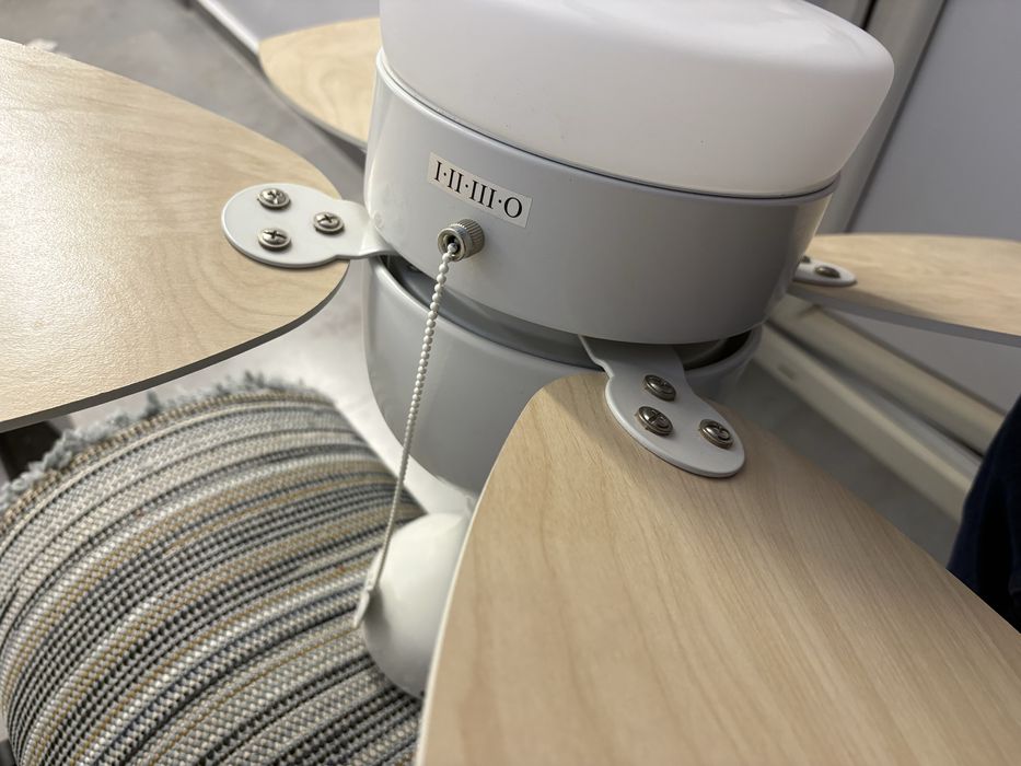 Vand lustra led 47w cu elice lemn rotative Bucuresti Sectorul 1 • OLX.ro