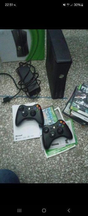 Xbox 360 със 2 джойстика гр. Шумен Еверест • OLX.bg