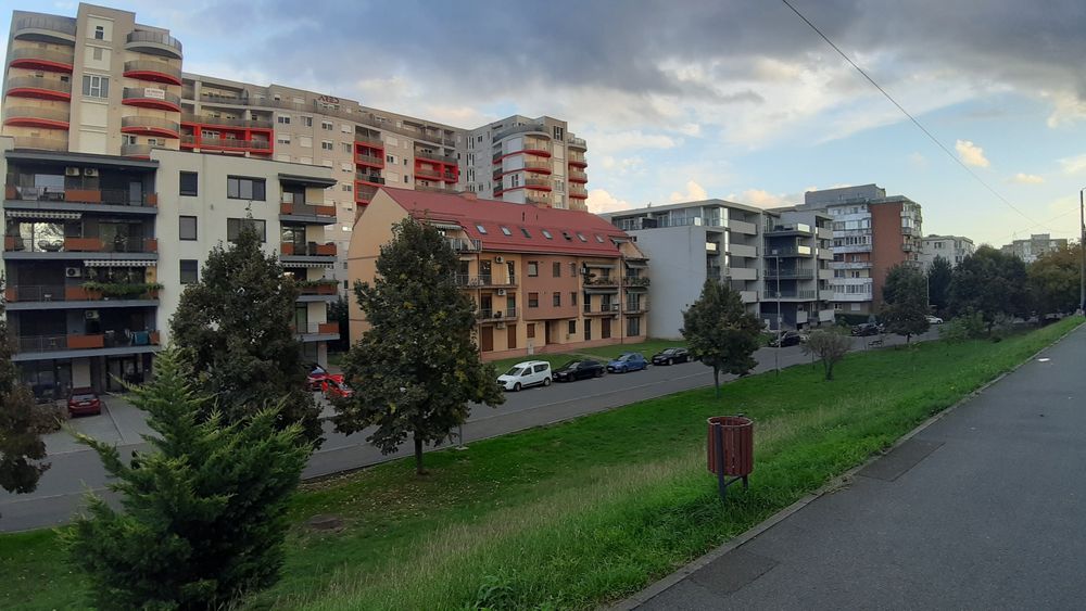 Închiriez ap.3 camere Arad • OLX.ro