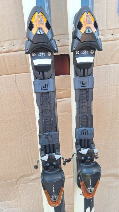 Skiuri Elan RC Cross Banisor • OLX.ro