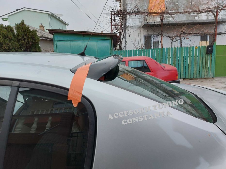 Eleron Luneta - Renault Megane 2 Sedan Constanta • OLX.ro