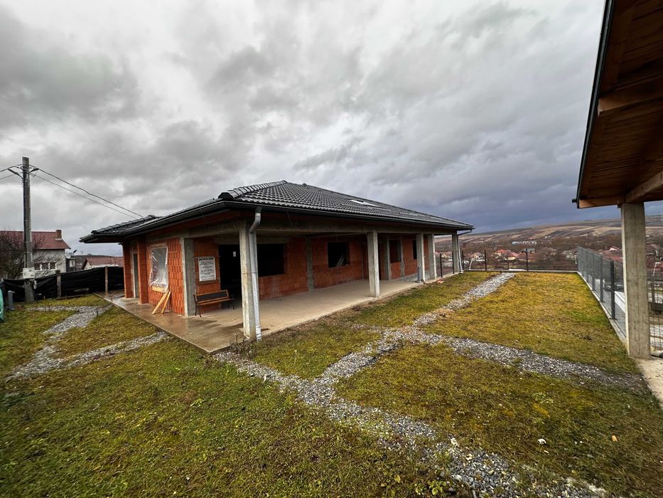 Casa la rosu 320 mp*teren 1800 mp*casa veche 90 mp*anexa+garaj 100 mp ...