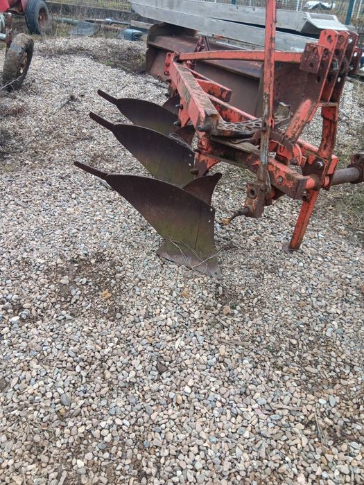 Pluguri diferite modele Crancesti • OLX.ro