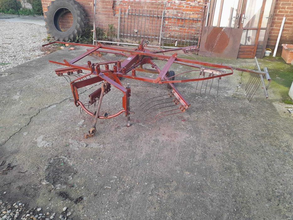 Grebla imprastiat, întors fîn. Galfre.Morra Italiana Radauti • OLX.ro