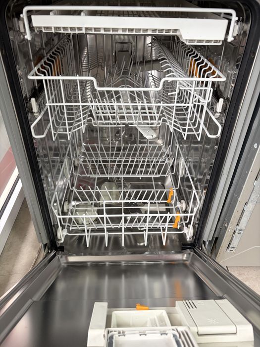 Miele G1102 тясна миялна за частично вграждане/24 мес гаранция гр ...