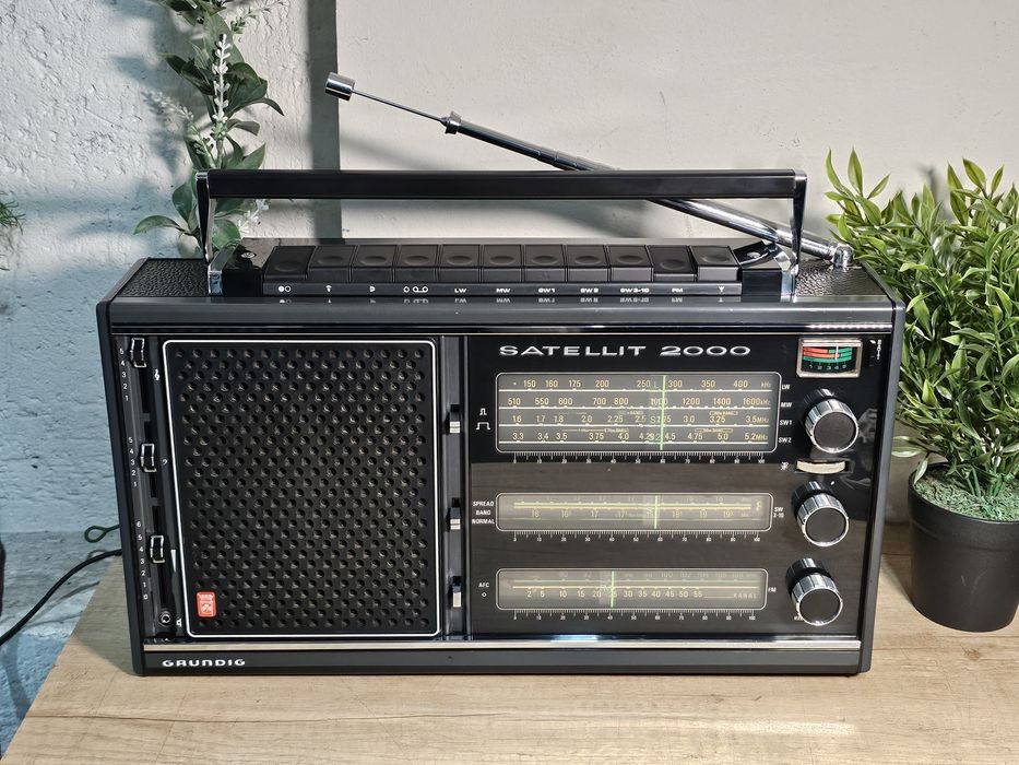 Radio GRUNDIG SATELLIT 2000 vintage, de colectie.. Suceava • OLX.ro