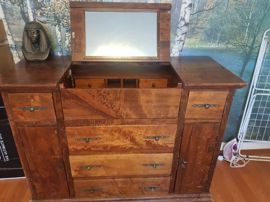 Comoda(scrin),lemn masiv Botosani • OLX.ro