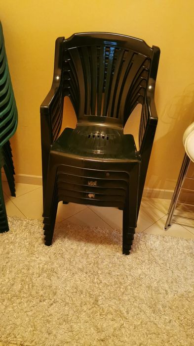 Scaun plastic de gradina Dobroesti • OLX.ro