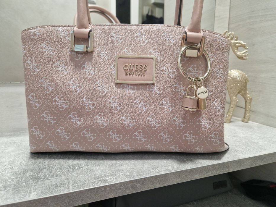 Guess чанта като нова гр. Русе Възраждане • OLX.bg