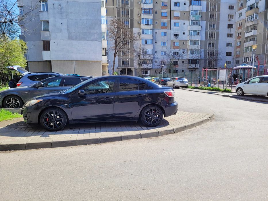 Vând Mazda 3 ,2010,BL 2000 ,benzina Iasi • OLX.ro
