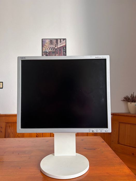 19 inch square-monitor Nec гр. София Лозенец • OLX.bg