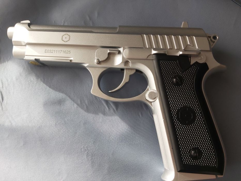 Bereta cel mai puternic pistol airsoft GNBB CO2 cu set complet NOU ...