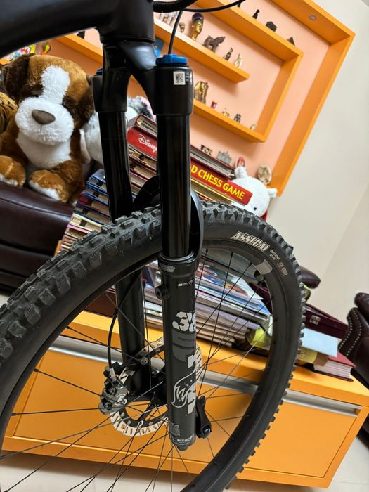 Furca Fox 38 Float Performance 29" Bascov • OLX.ro