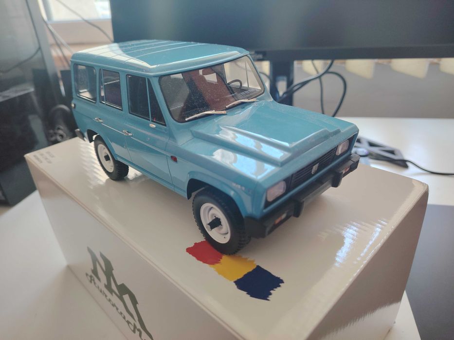 Macheta ARO 244D 1989 scara 1:18 Aurora Models Bucuresti Sectorul 6 ...