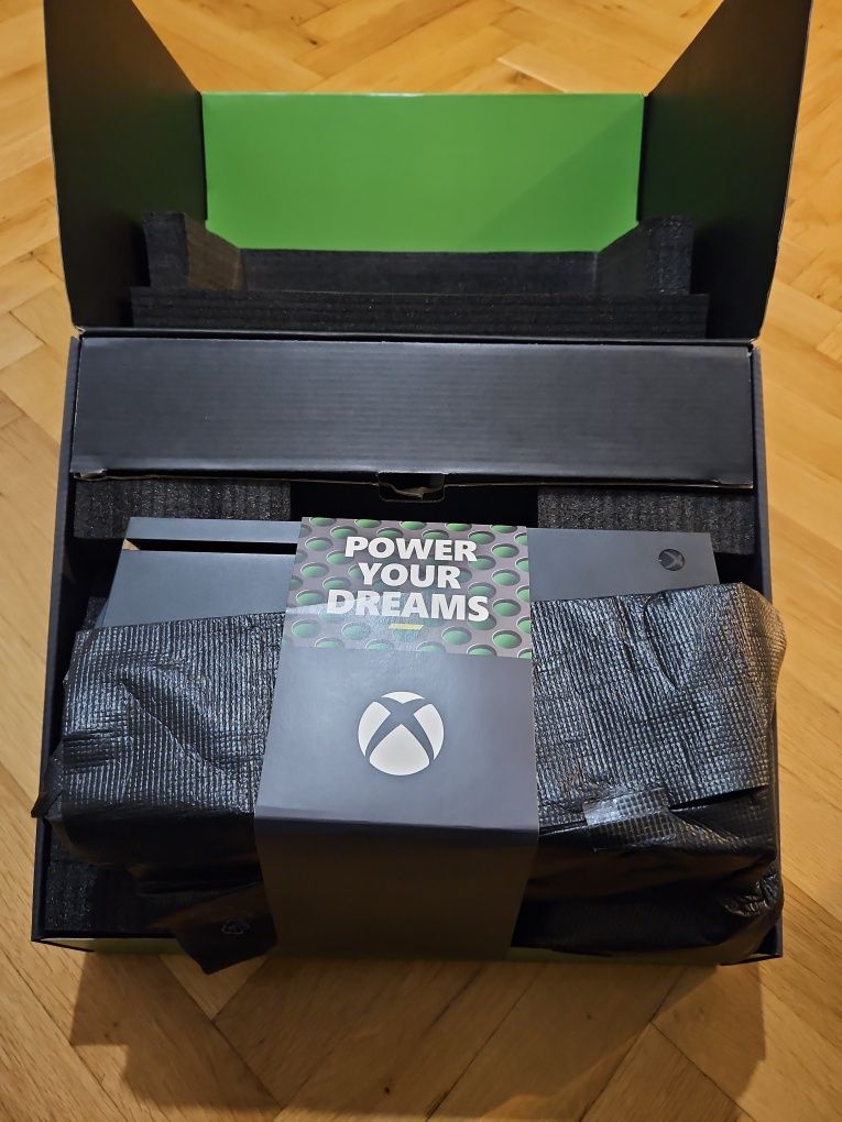XBOX Series X перфектна Х бокс конзола с диск и джойстик гр. Варна ...