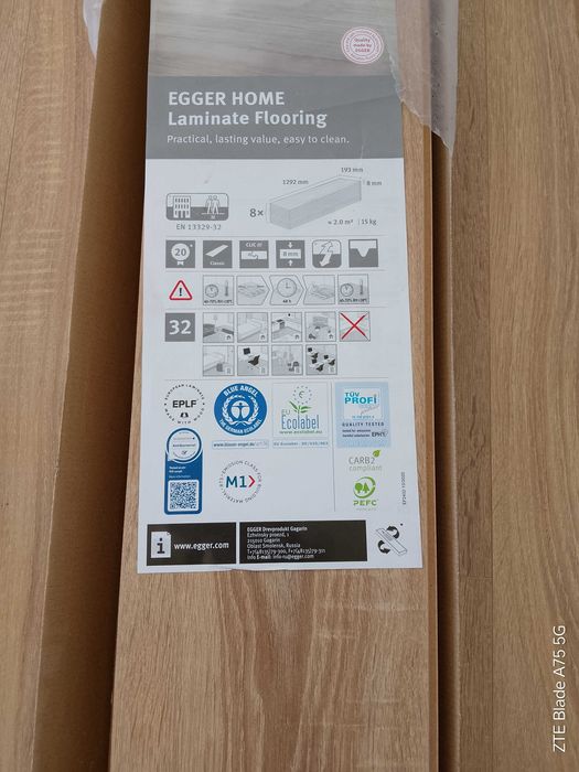 Parchet laminat Egger 8 mm 32 mp + plinte in stare foarte buna Bucuresti Sectorul 3 • OLX.ro