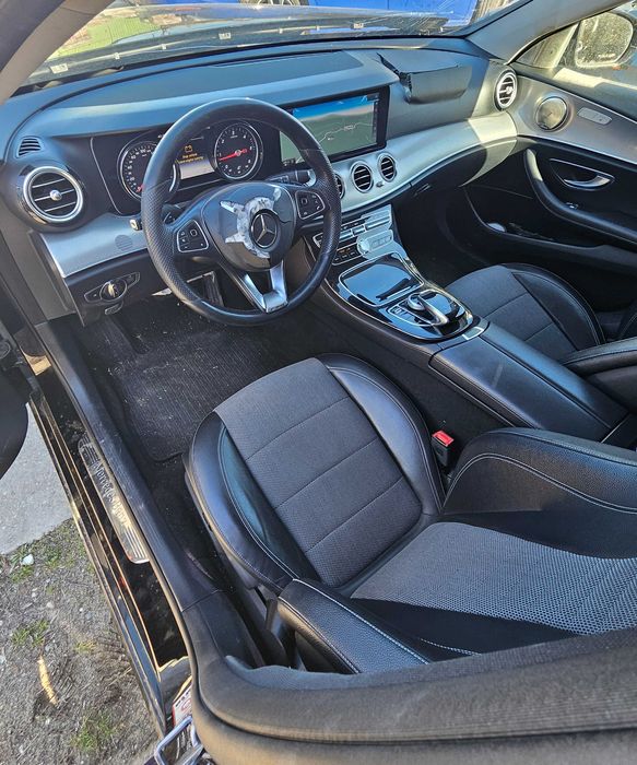 Mercedes Benz E220d 194cp Pachet AMG - Usor avariat lovit Bucuresti ...